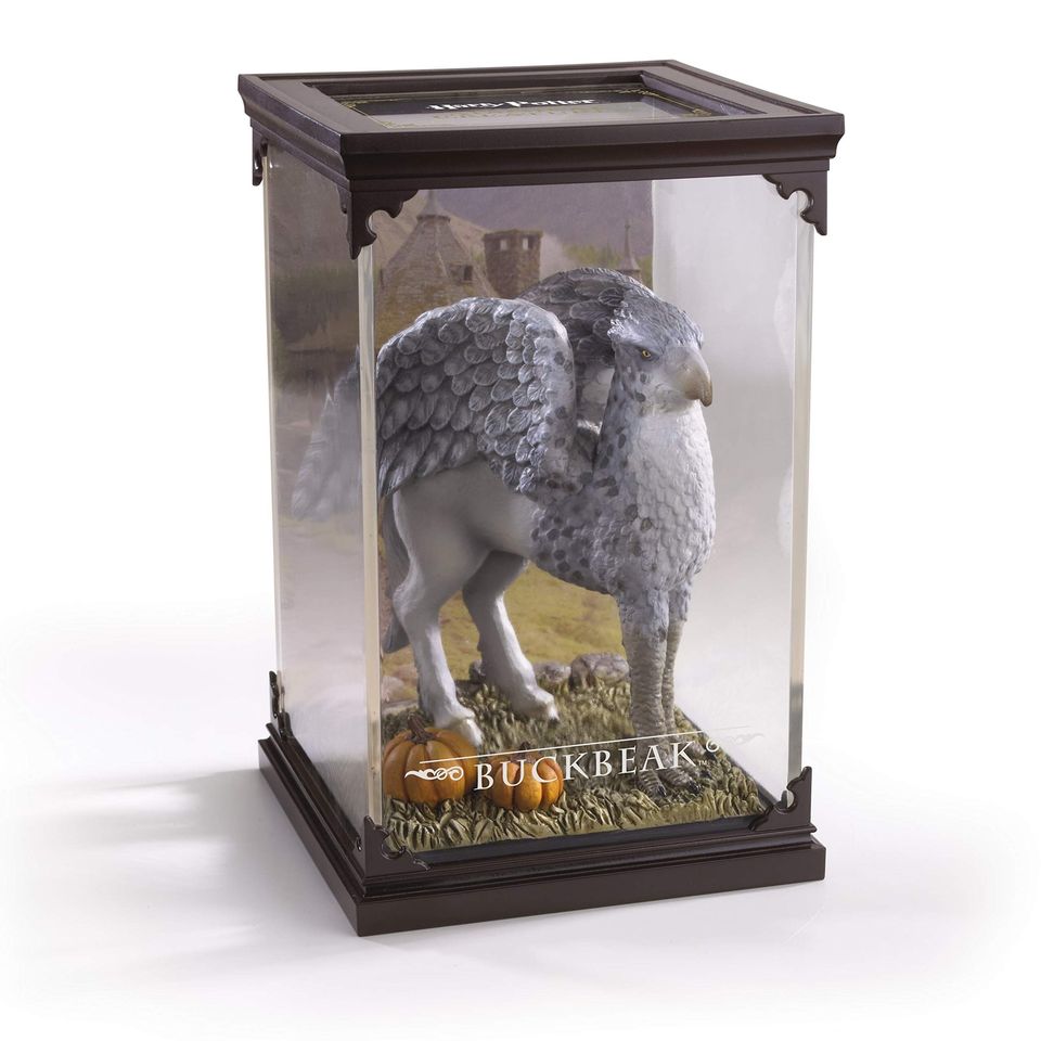 Statueta Harry Potter Magical Creatures - Buckbeak Diorama (19 cm ...